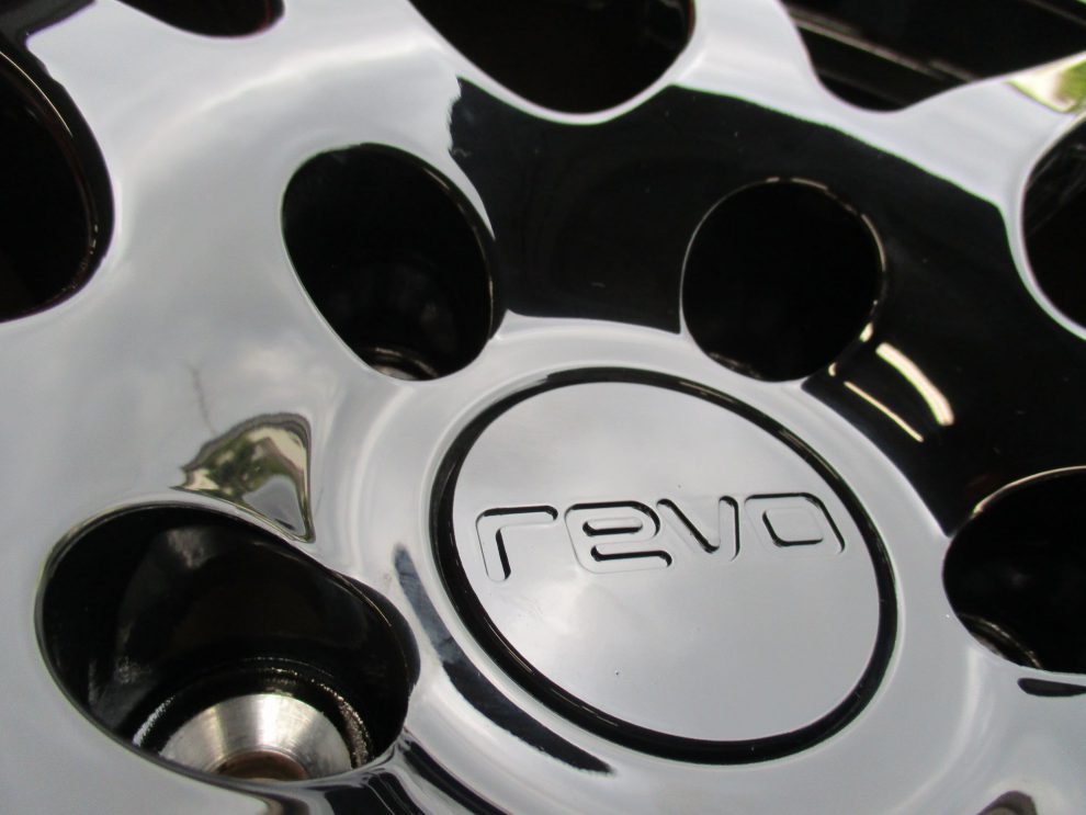 REVO TECHNIK（レボテクニック）入荷情報！【RV018 / 18インチホイール】 - ㈱ アルファライン